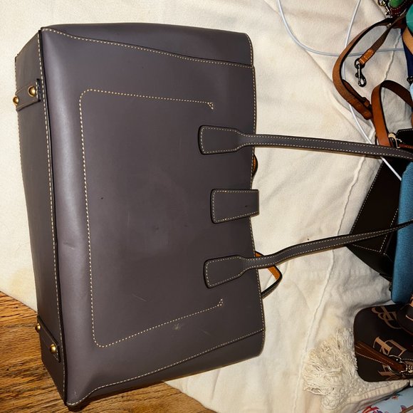 Dooney & Bourke | Bags | Nwd Dooney Bourke Pebble Leather Small Shannon ...